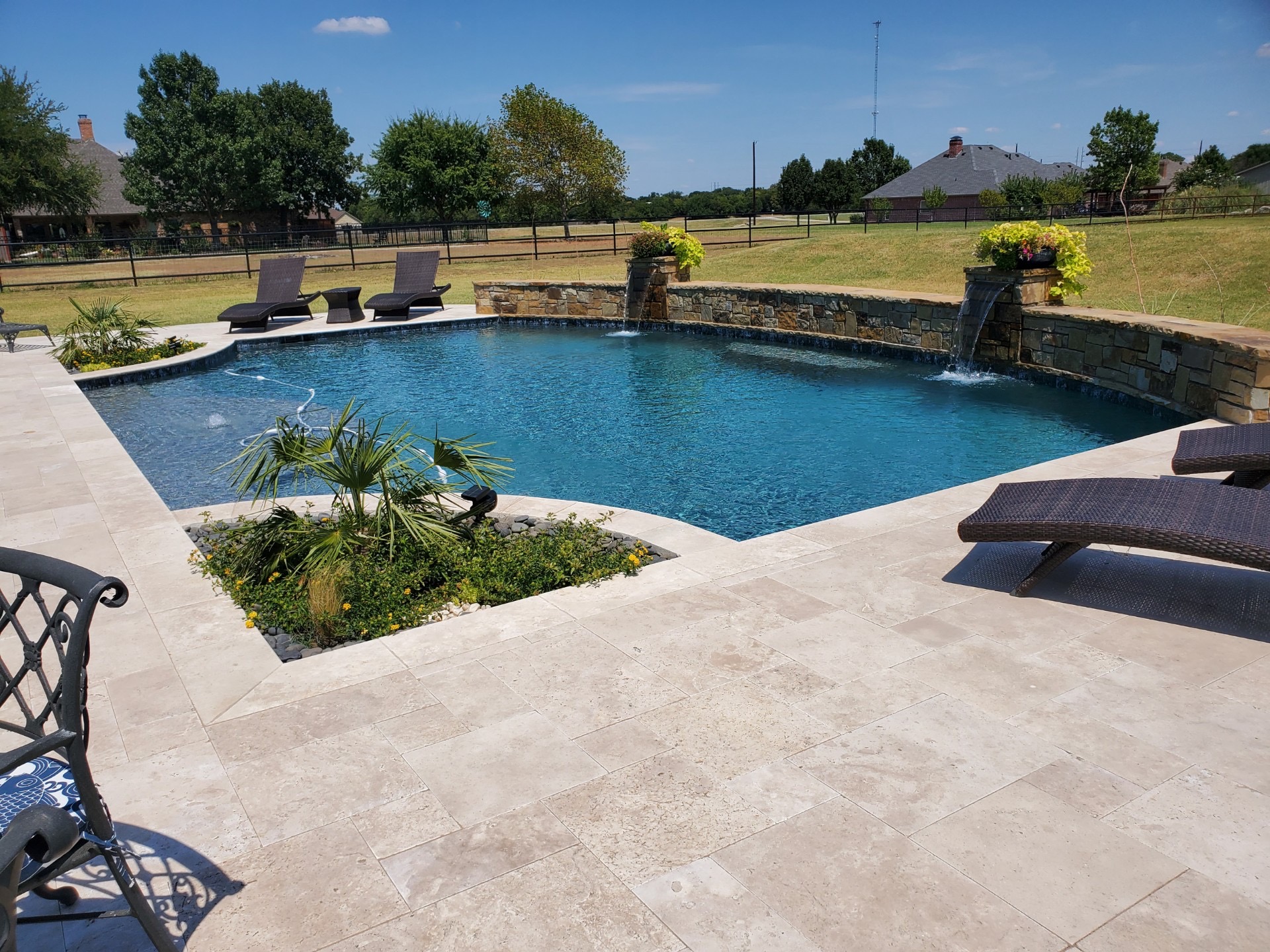 Eaton Custom Pools - Custom Pools / Spas Build & Pool Renovation